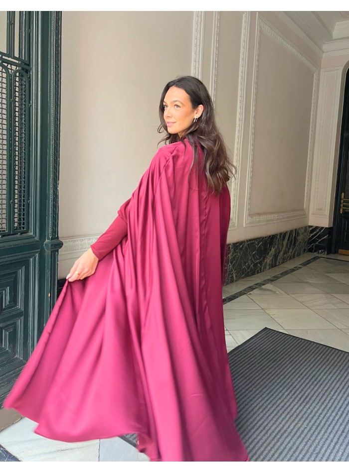 Long reversible cape for events with lacing | INVITADISIMA