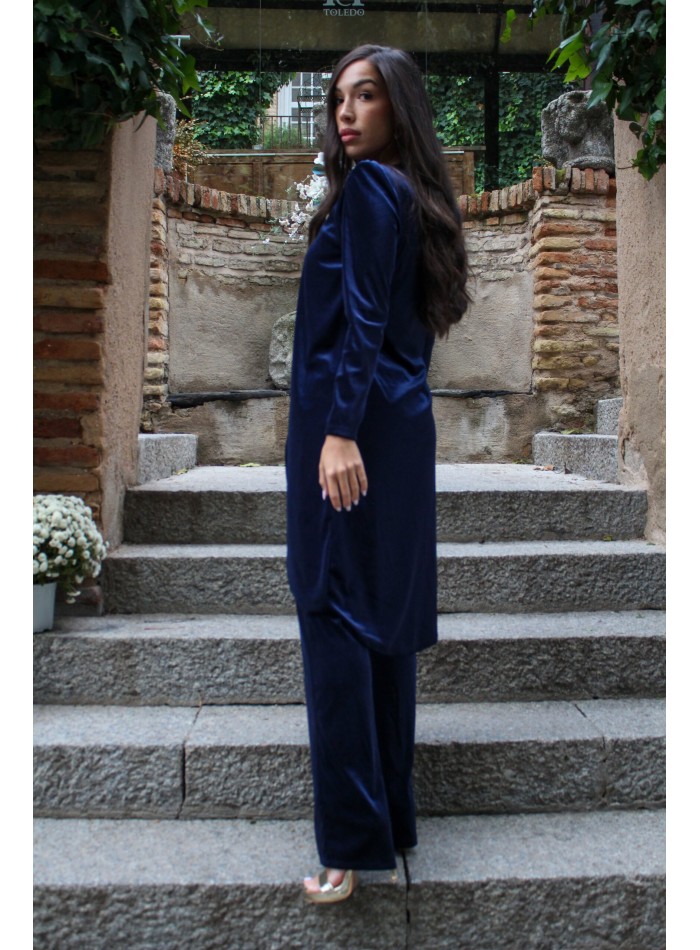 Navy blue velvet set for special events | INVITADISIMA