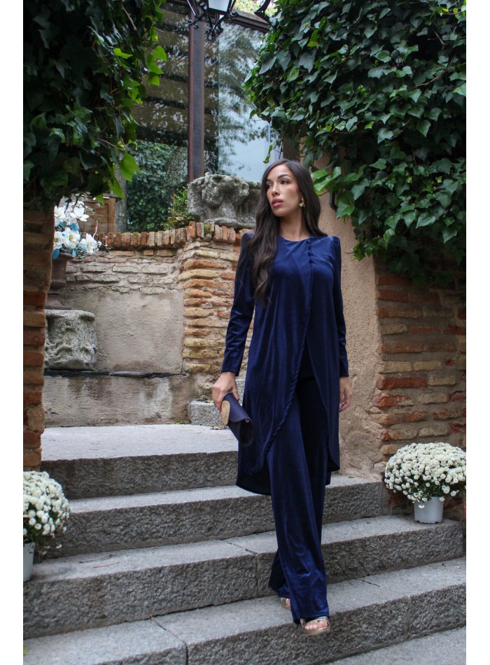 Navy blue velvet set for special events | INVITADISIMA