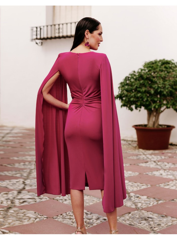 Cocktail dress with cape sleeves for events | INVITADISIMA