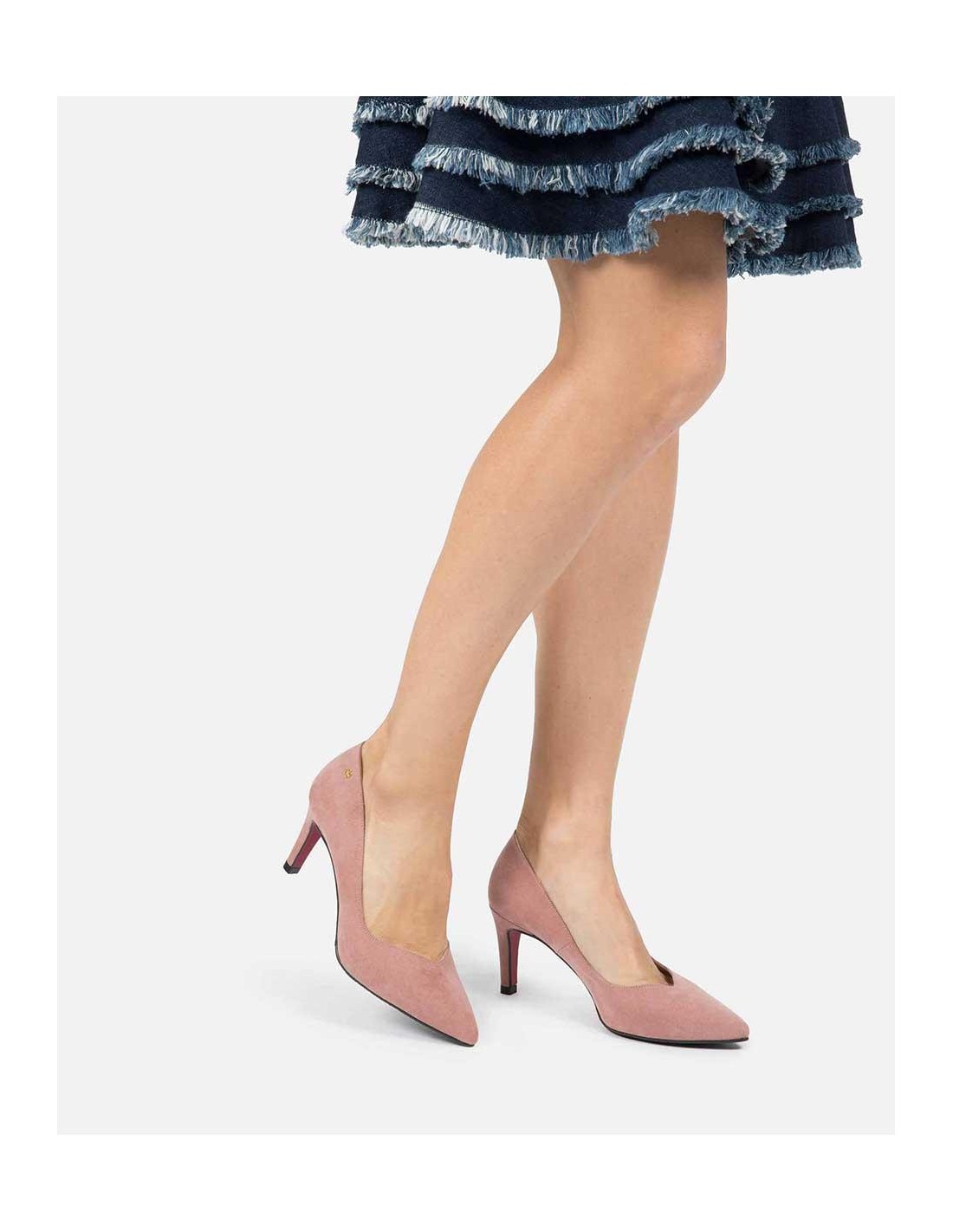 Zapato de invitada en ante rosa palo para bodas | INVITADISIMA