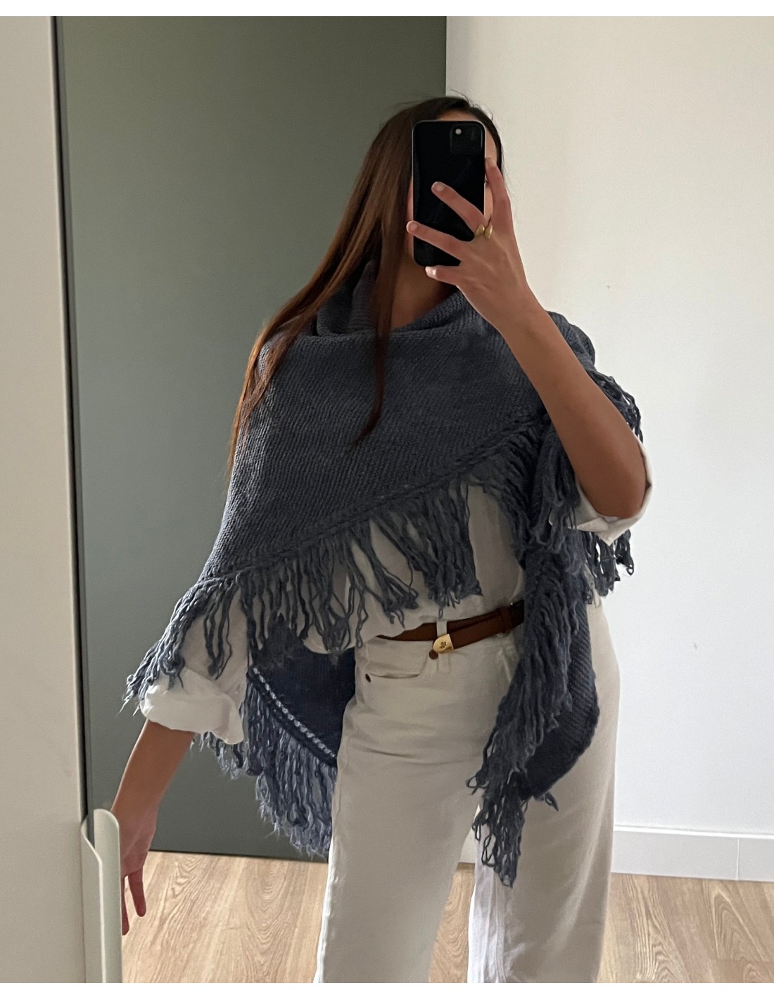 Light blue fringed poncho for special events | INVITADISIMA